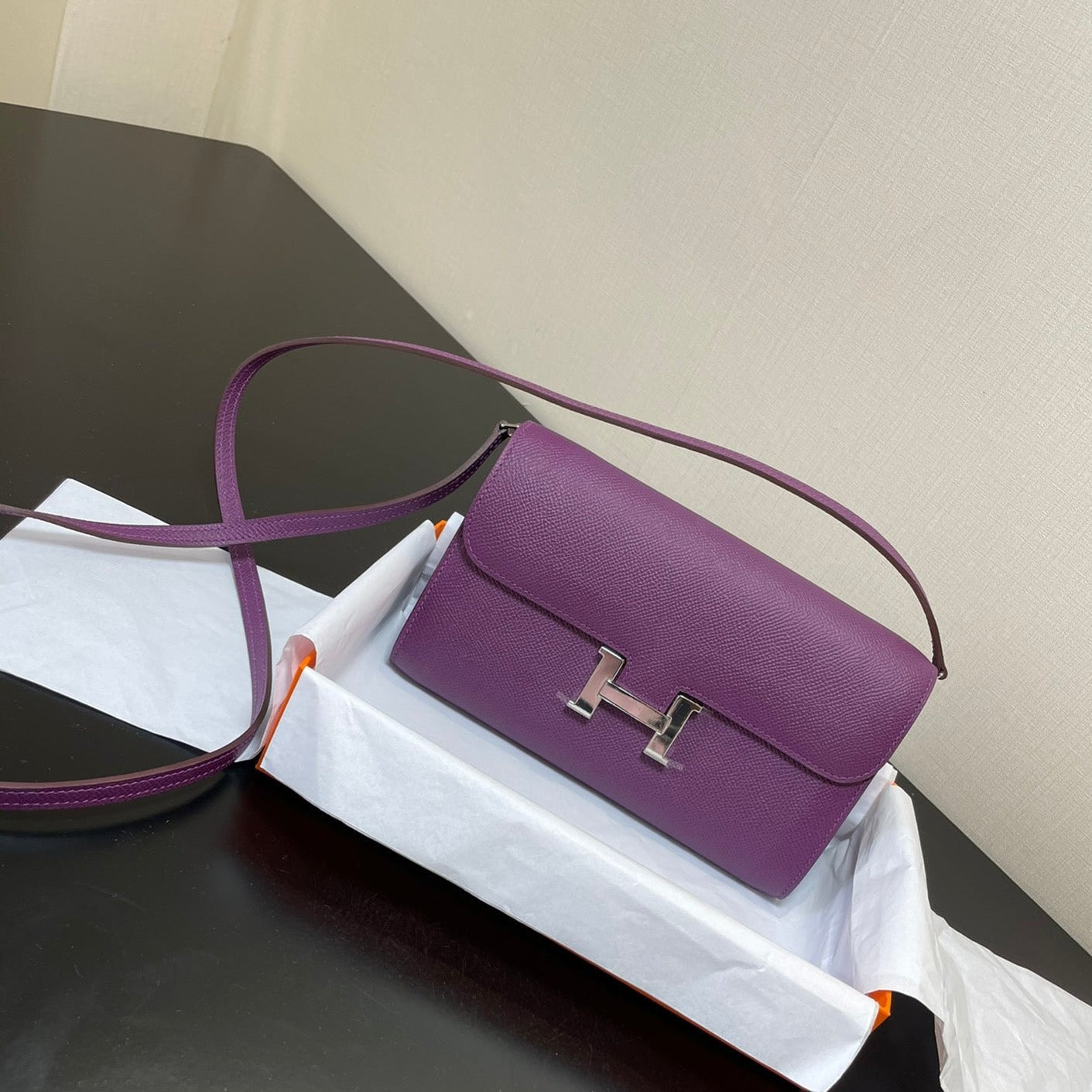 CONSTANCE TO GO 20.5 PURPLE EPSOM SILVER HARDWARE – LUXEIFY